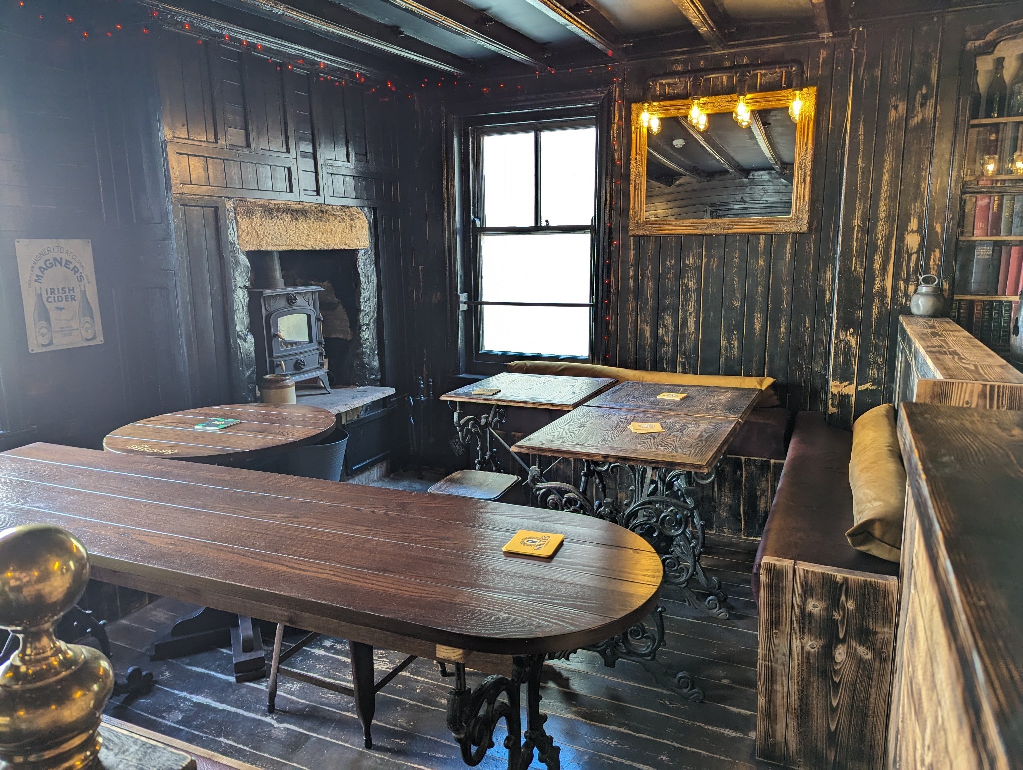 About Us – The Smugglers' Inn